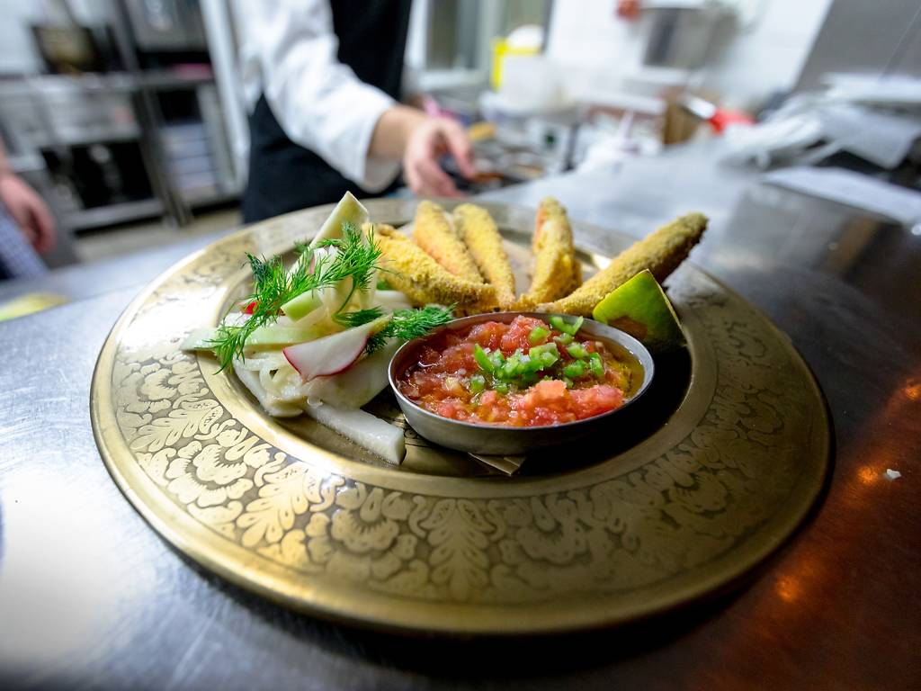 The ten best bars, live music and food in Haifa nightlife