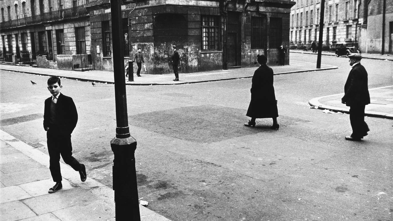 Looking into London's past through Roger Mayne's photos - photographer ...