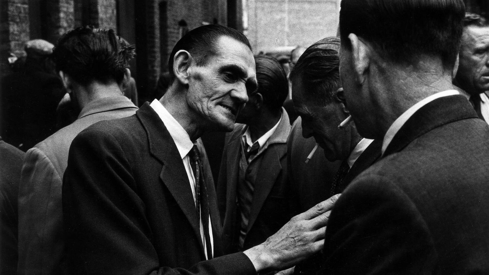 Looking into London's past through Roger Mayne's photos - photographer ...