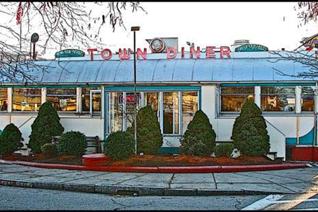 Deluxe Town Diner | Restaurants in Boston