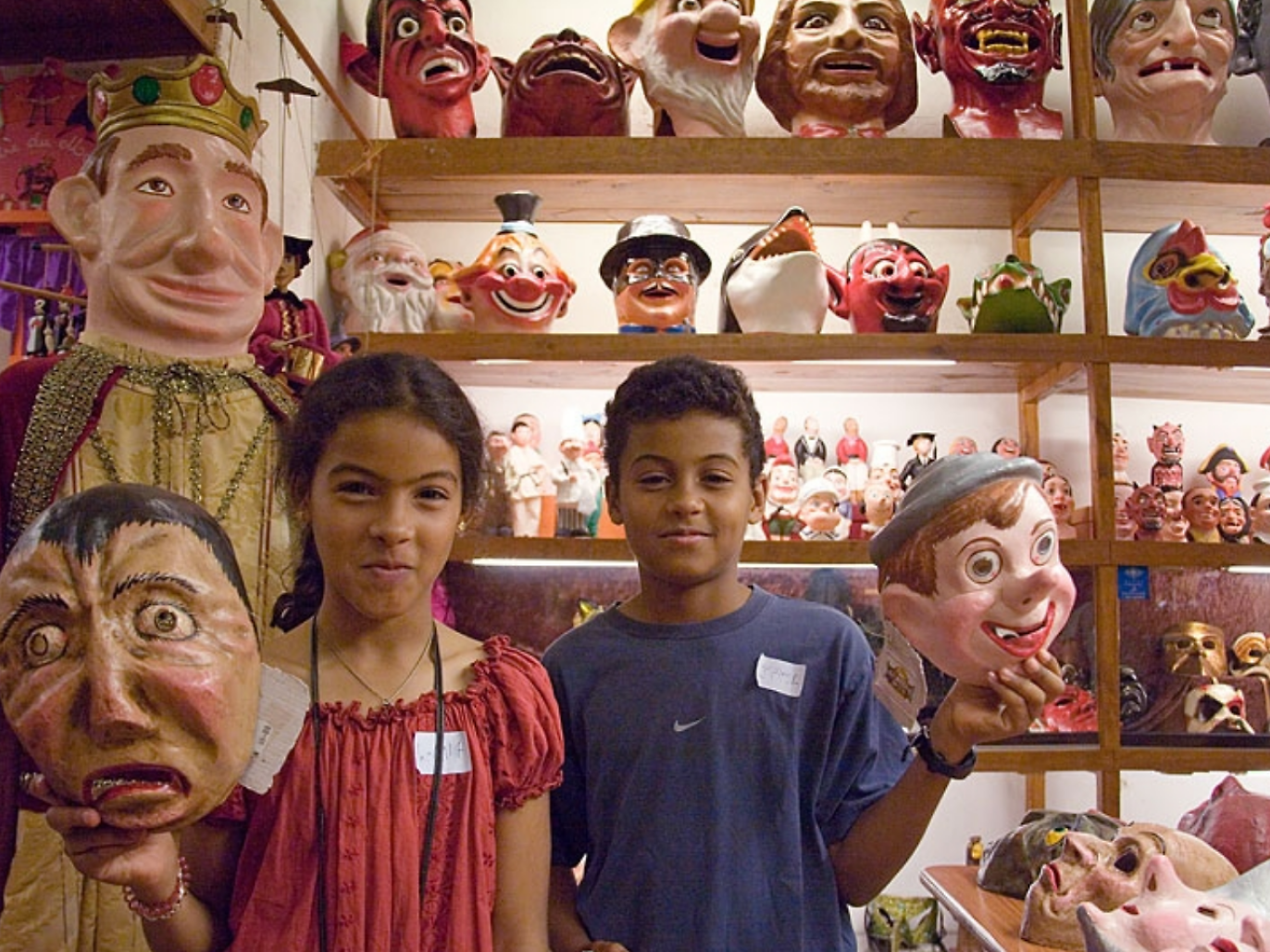 Things to do for kids: walking tours and play spaces