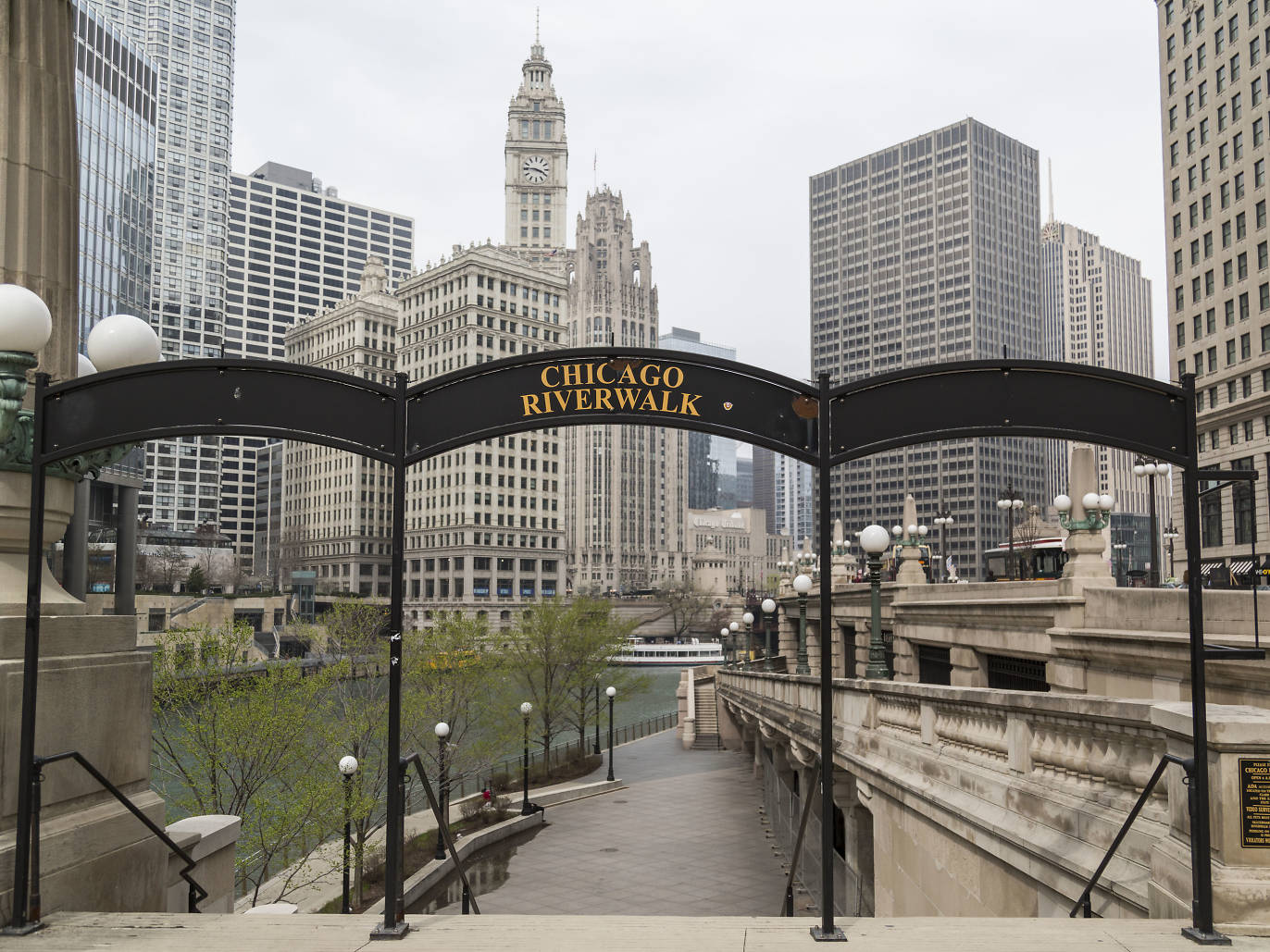 Chicago Riverwalk: Your Complete Guide