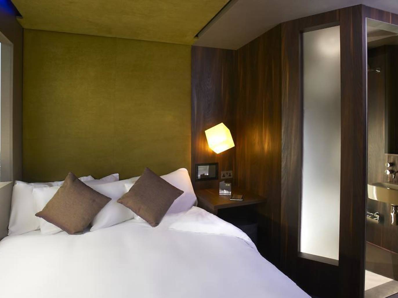 18 Best Cheap Hotels in London | Best Cheap London Hotels for 2024