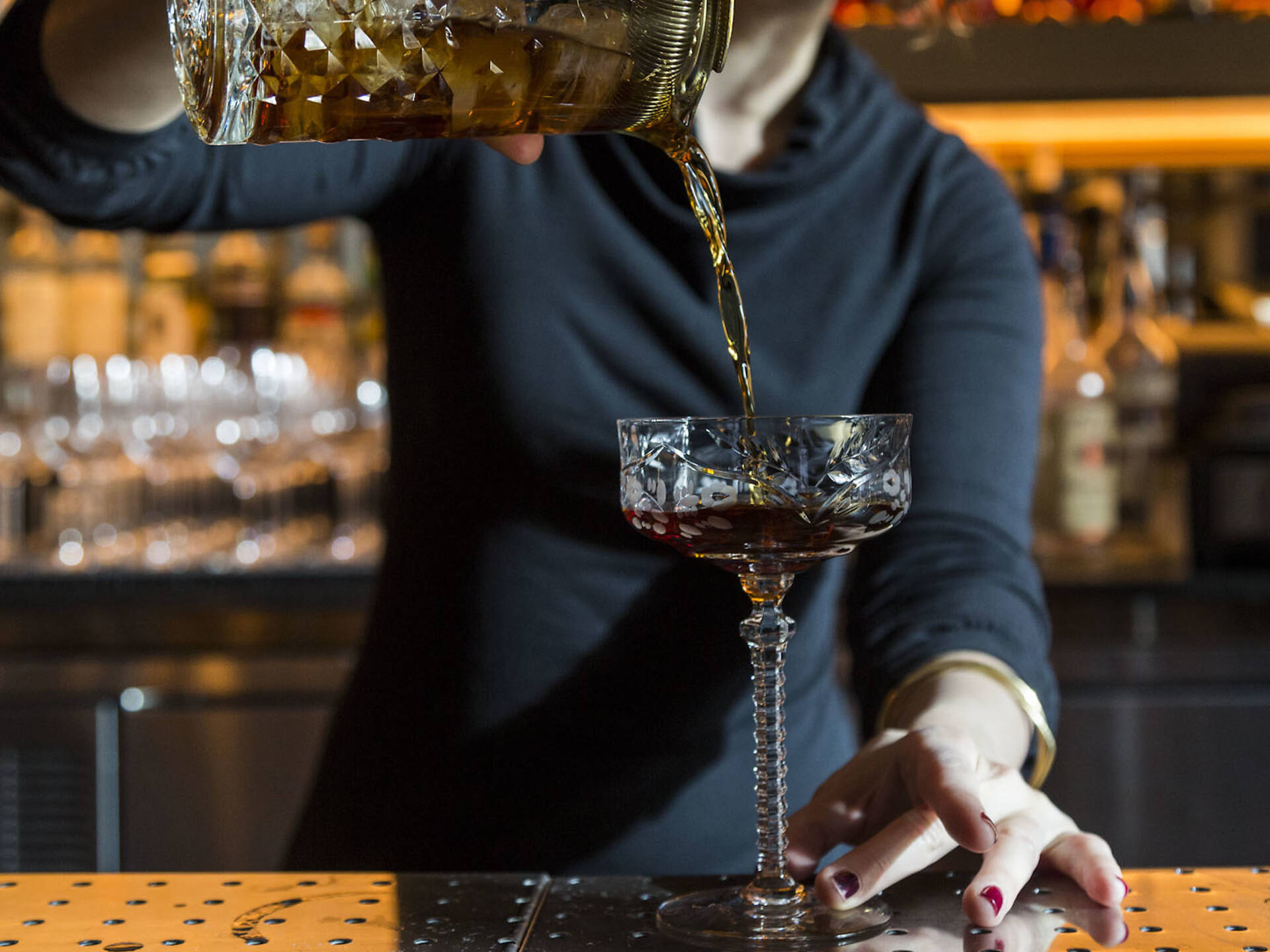 The 22 Best Chicago Loop Bars for Happy Hour Drinks