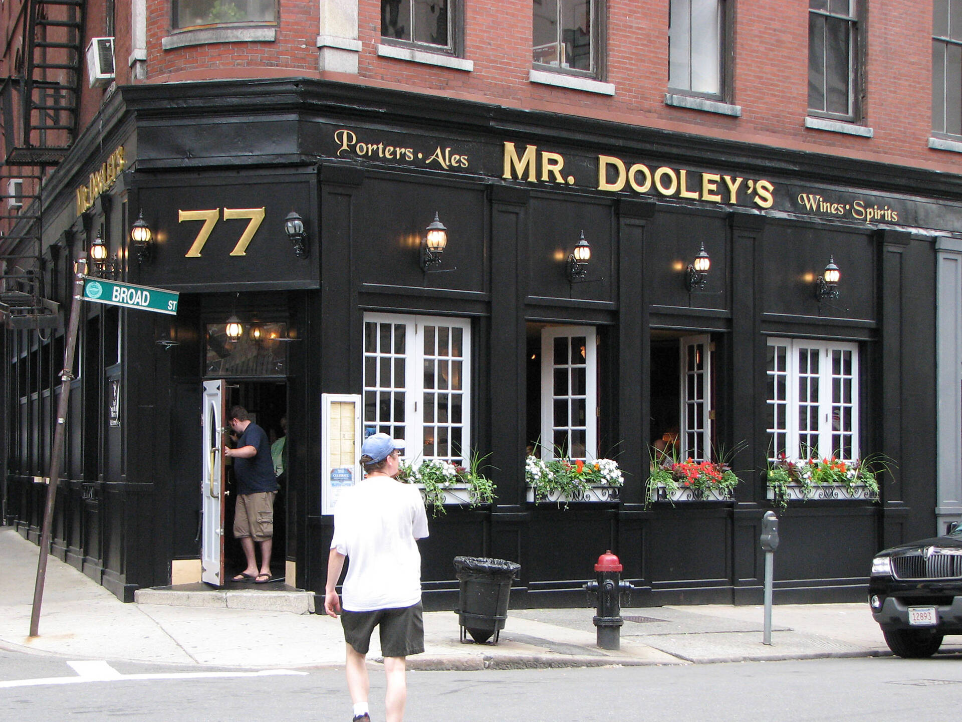 17 Best Irish Pubs in Boston For Cheap Beers and Live Music