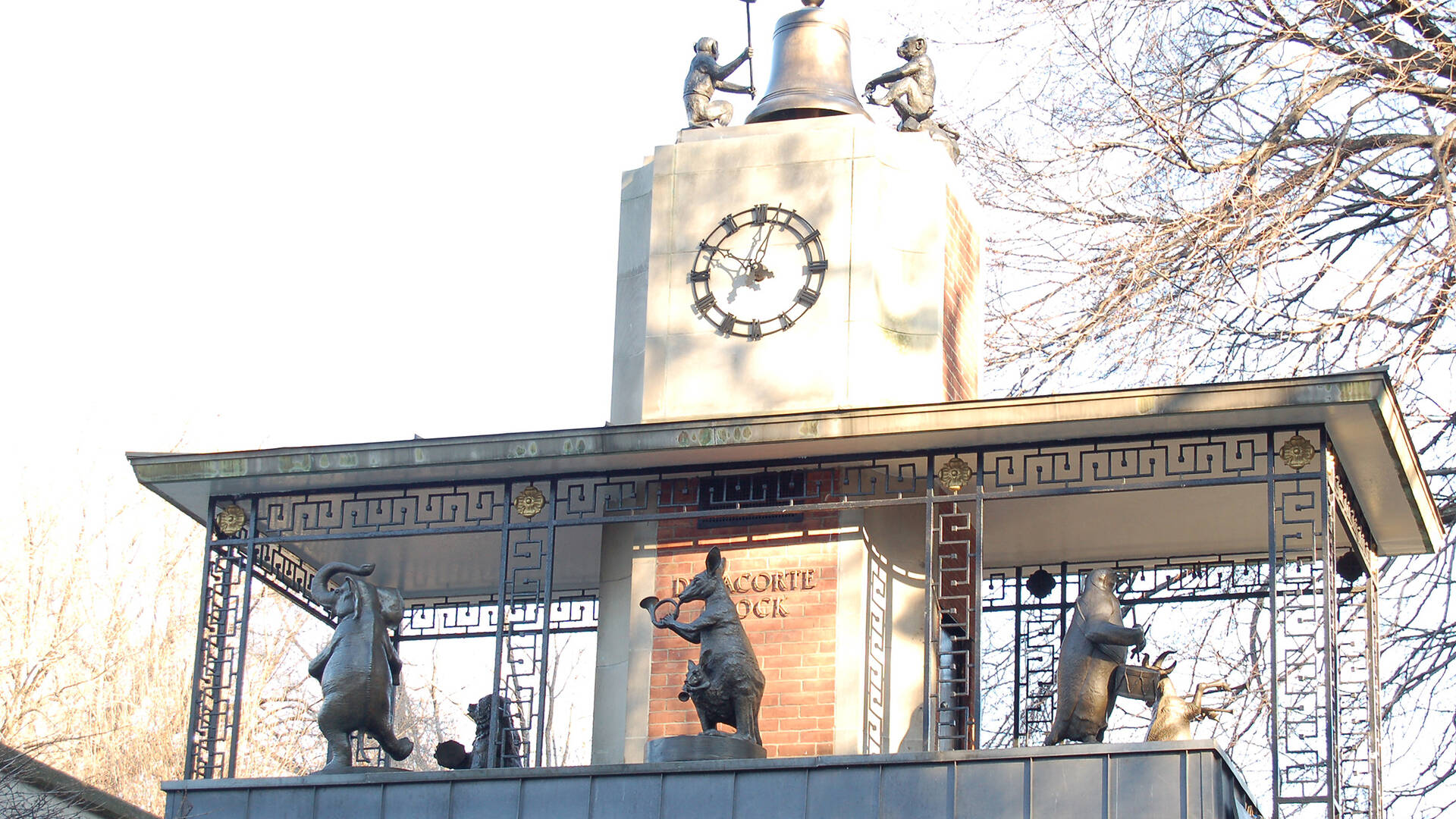 Clocks in NYC that are both iconic and beautiful