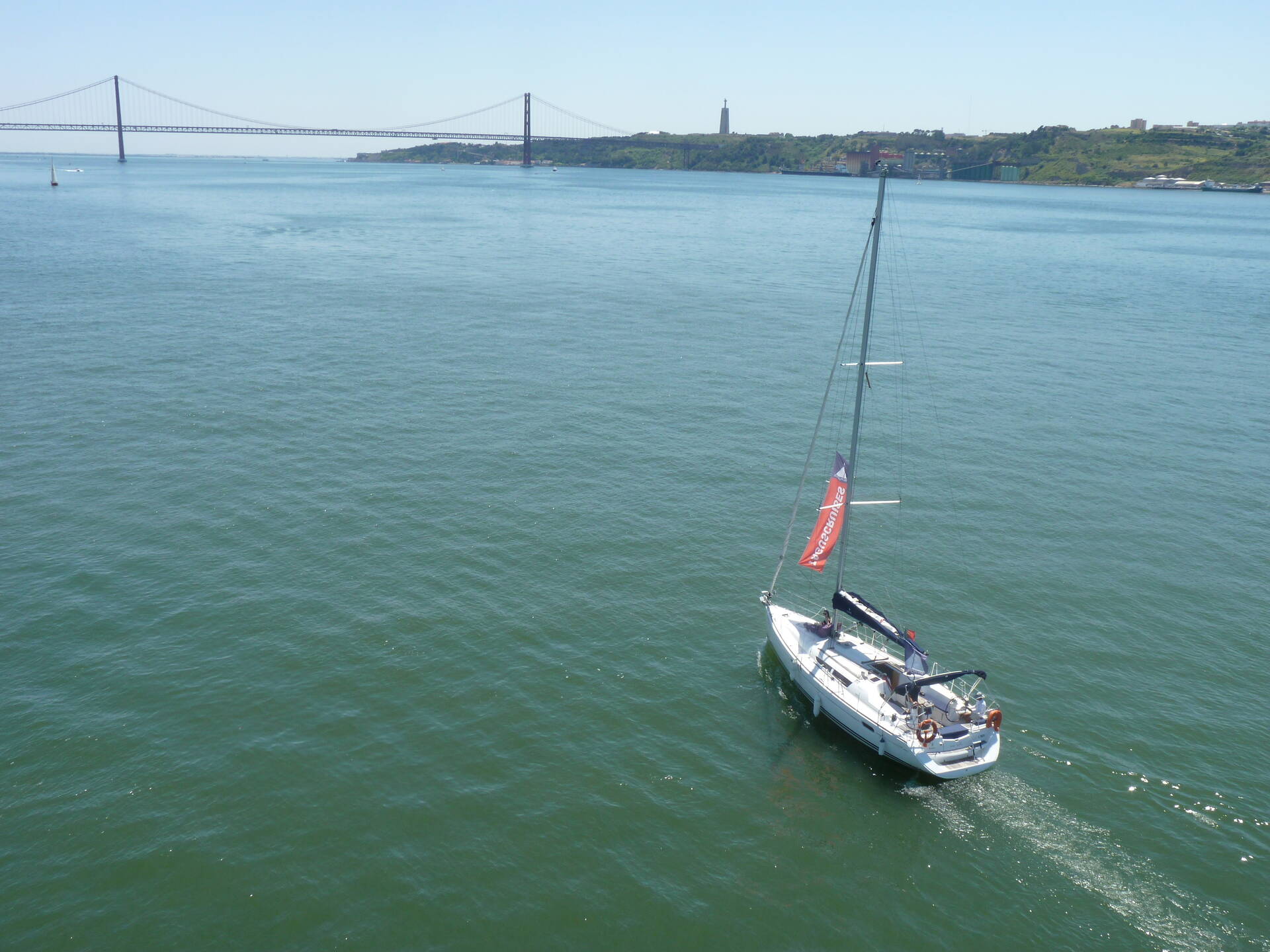 Passeios de barco no rio Tejo para todos os gostos