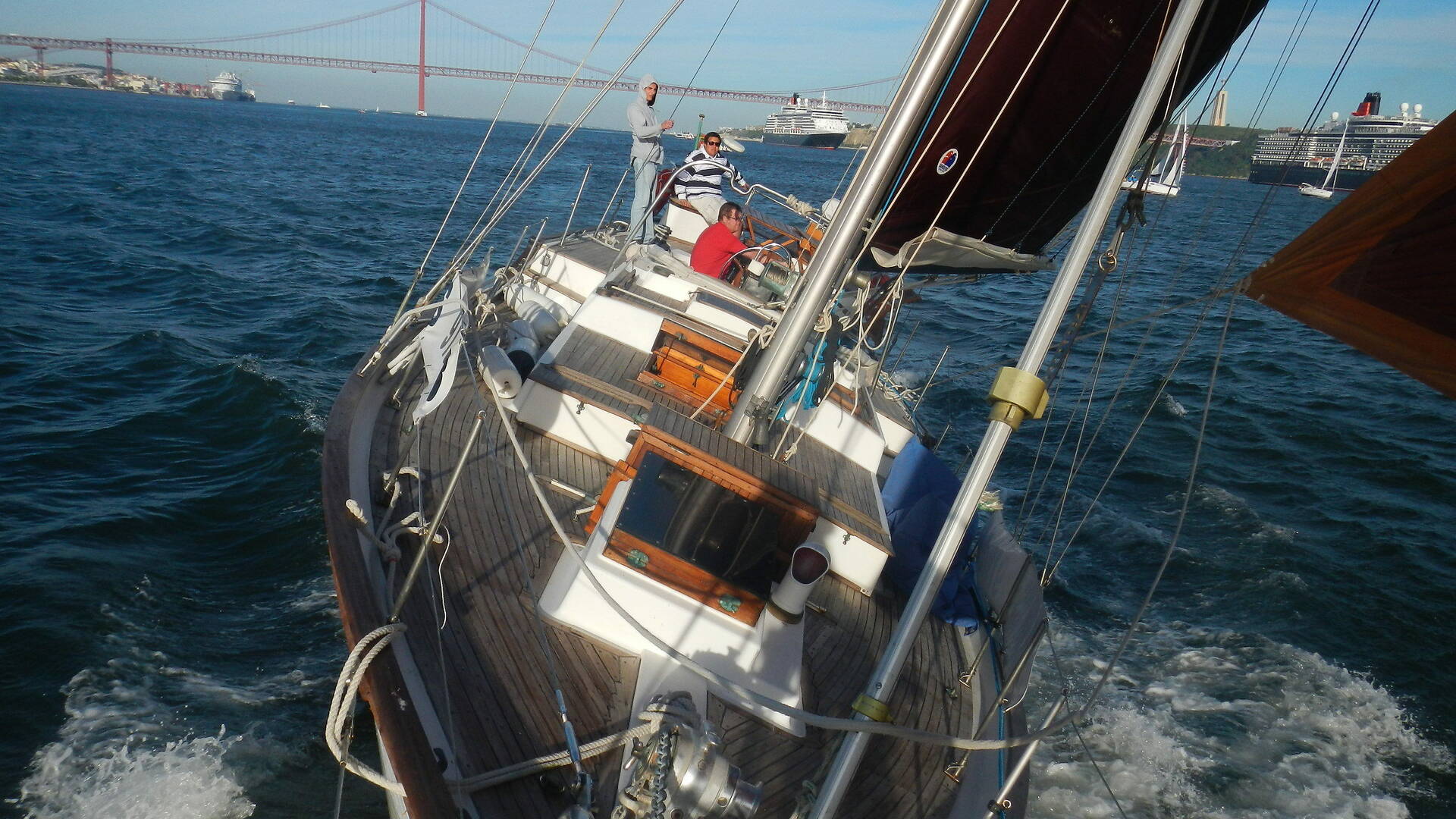 Passeios de barco no rio Tejo para todos os gostos