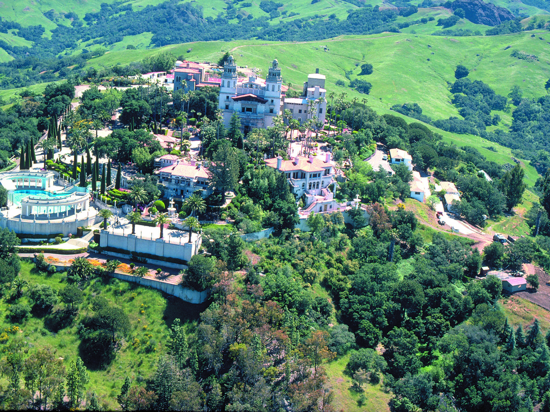 23 Beautiful American Castles That Feel European