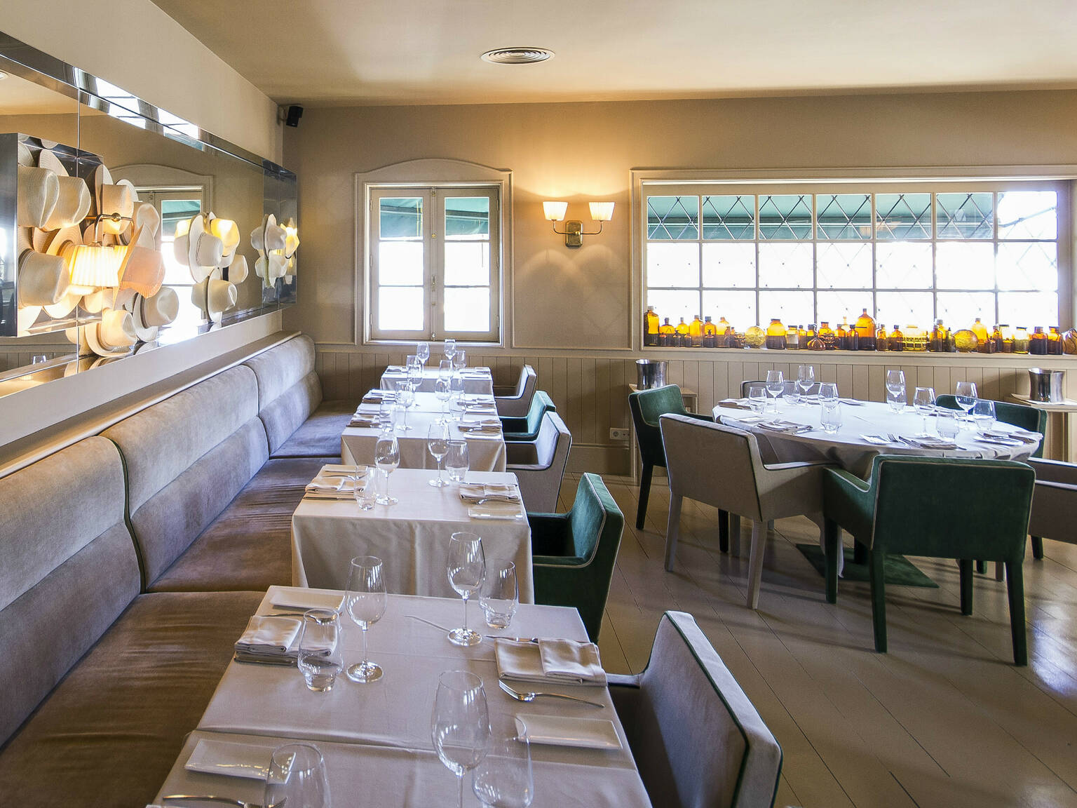 13 Best Romantic Restaurants in Porto, Picked By Local Critics