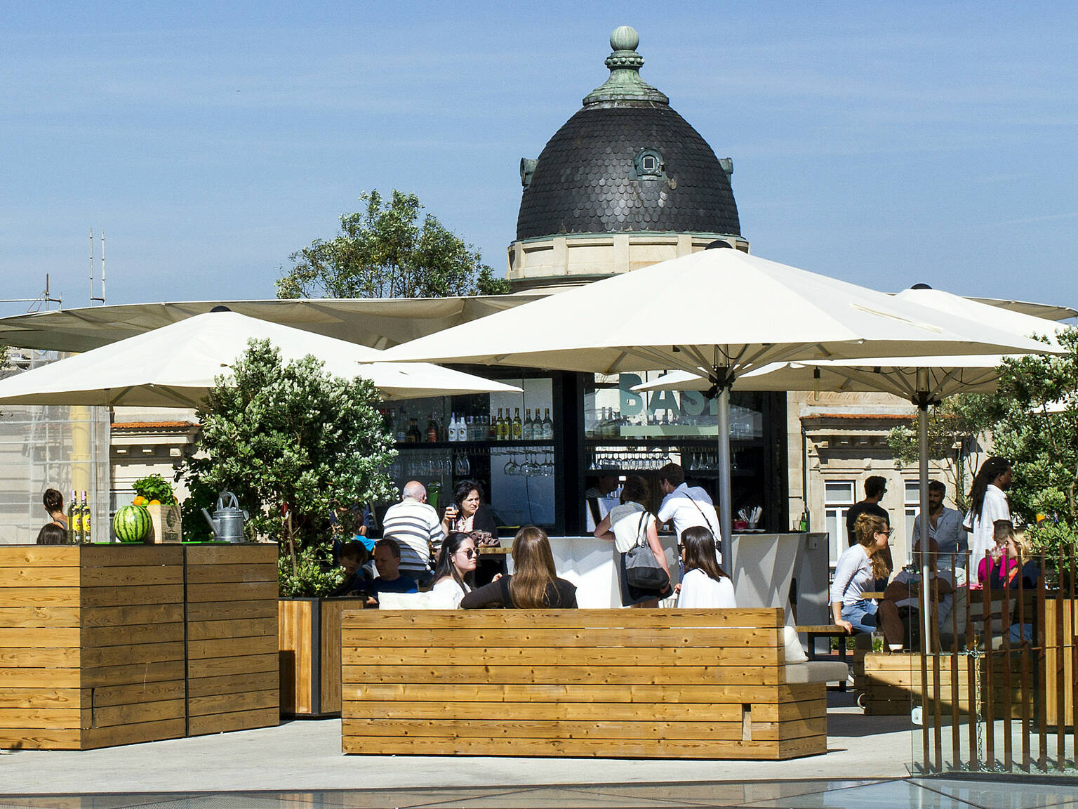 Best Bars in Porto: Cocktails, Wine Bars, Craft Beer And More