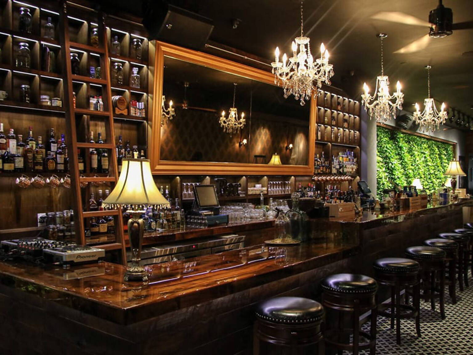 15 Best Miami Ladies' Nights for the Perfect Girls Night Out