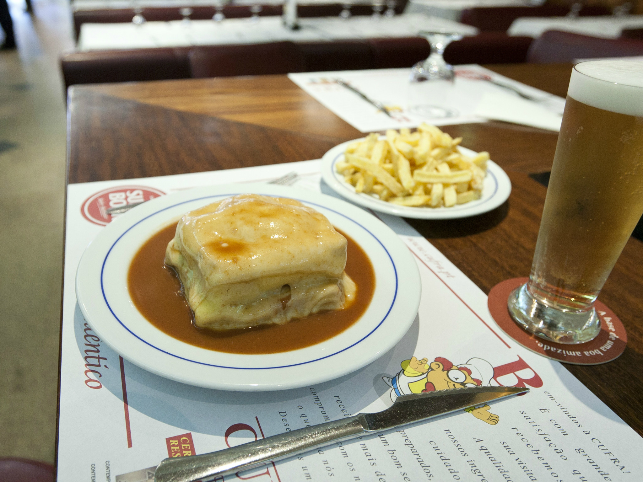 Saiba onde comer as melhores francesinhas no Porto