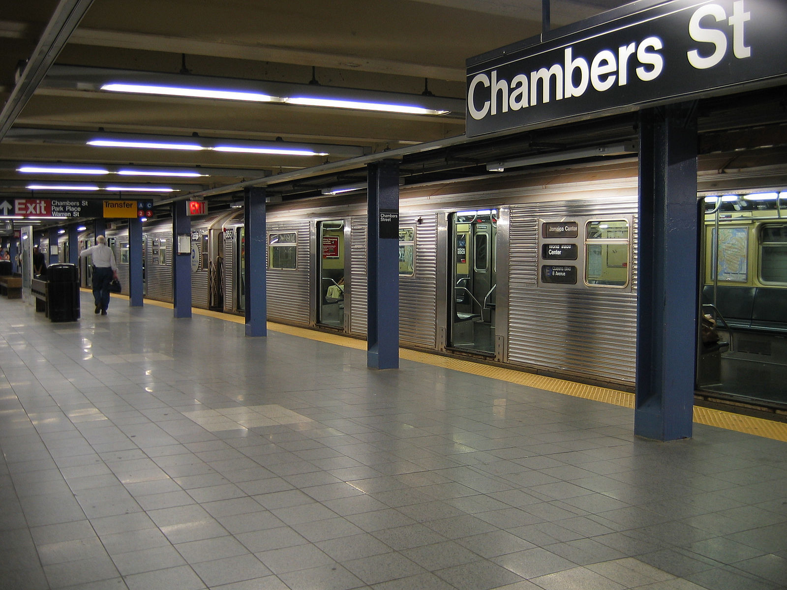 Watch this man race an MTA train between stops—and win
