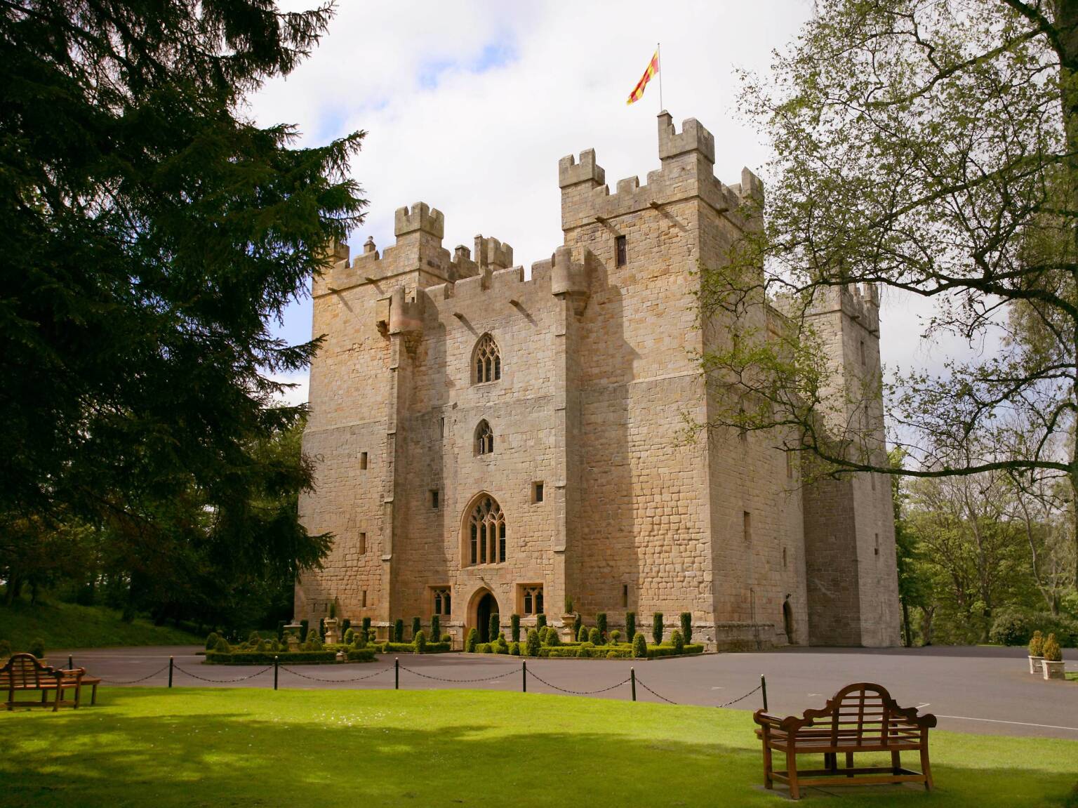 19 Castles in the UK You Can Actually Stay In Right Now 19 Castles in the UK You Can Actually Stay In Right Now