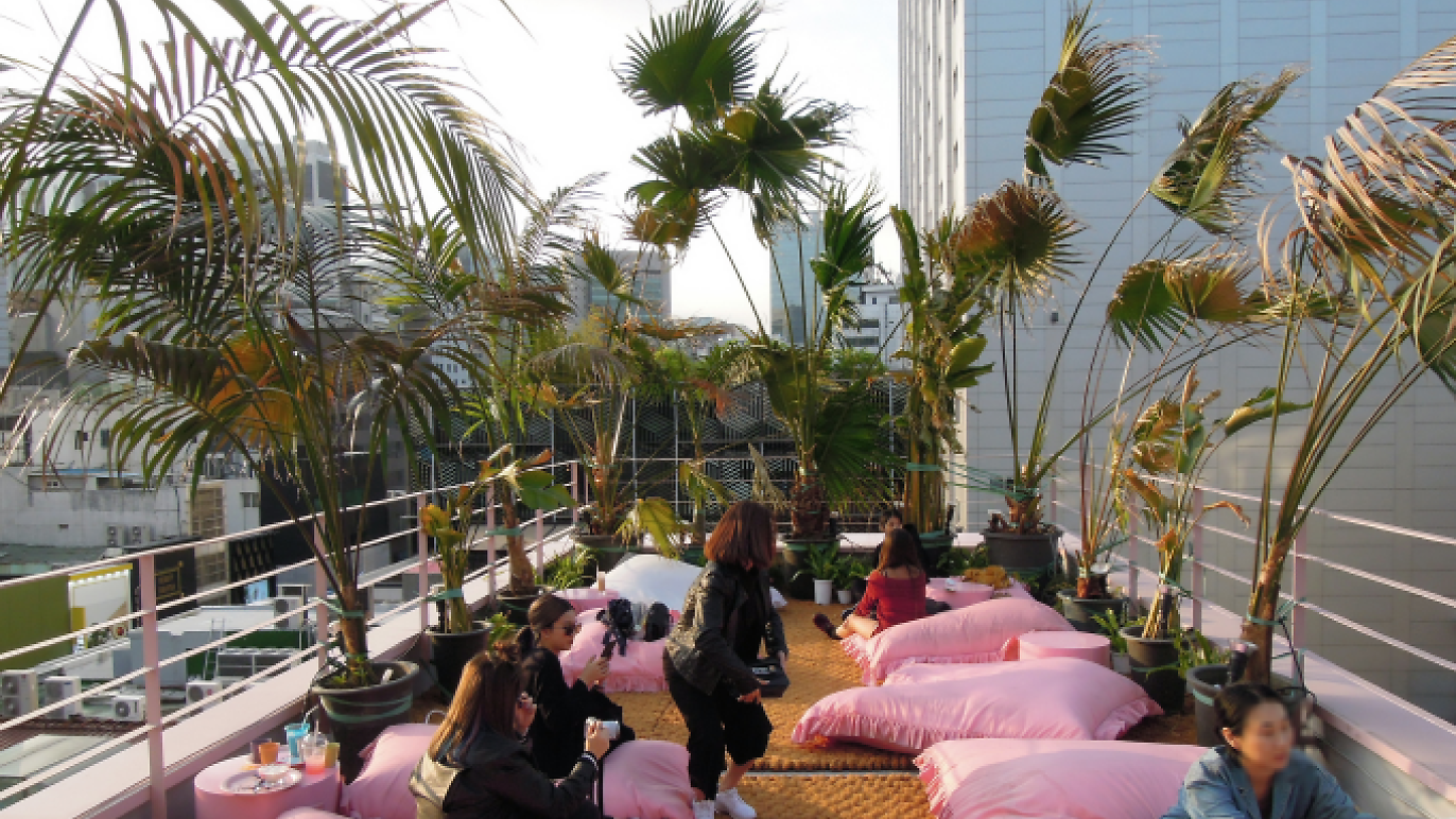 Stylenanda Pink Pool Cafe | Restaurants in Jung-gu, Seoul