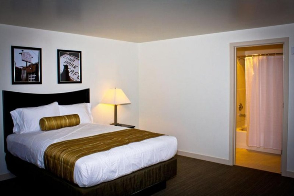 The Grove | Hotels in Genesee, Seattle