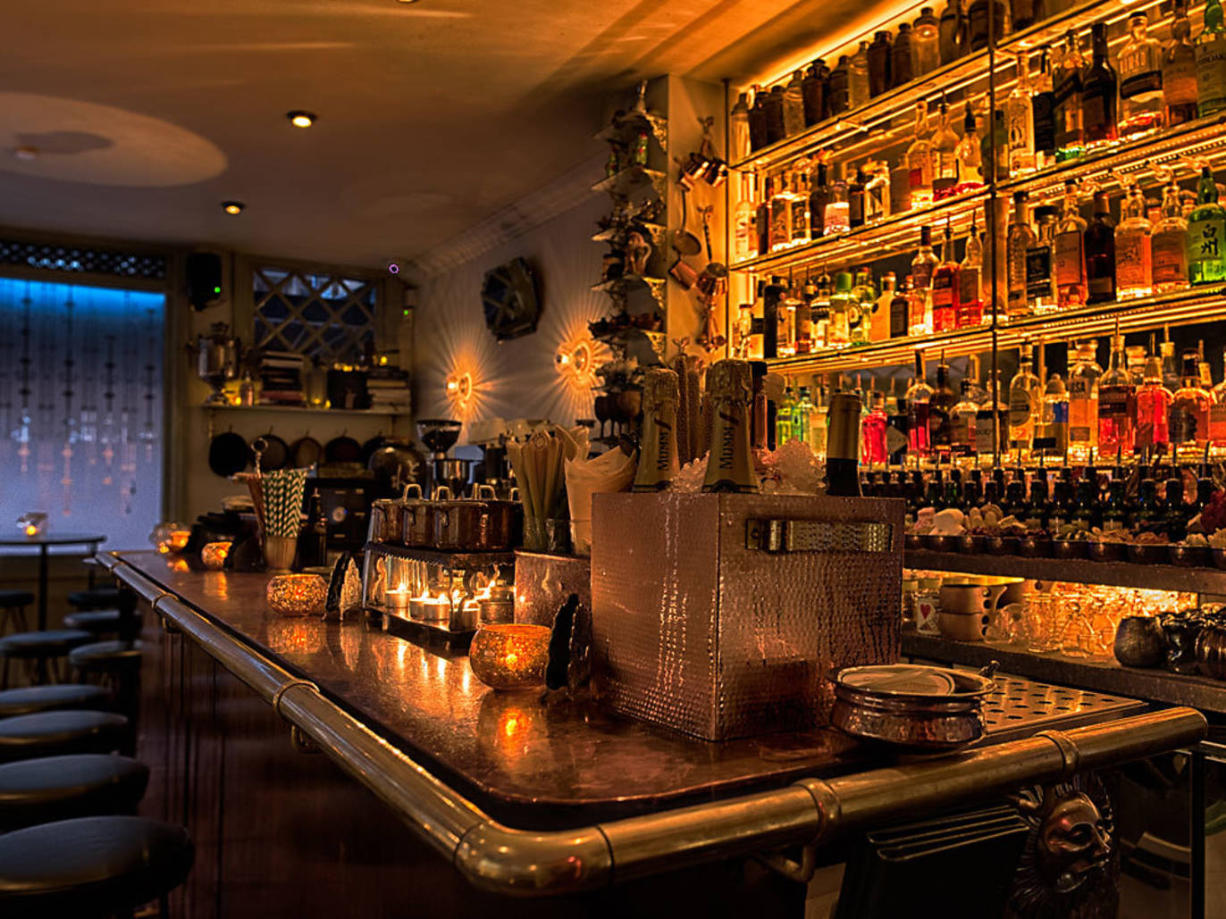 Late-night Bars And Pubs In London For Drinking After Midnight