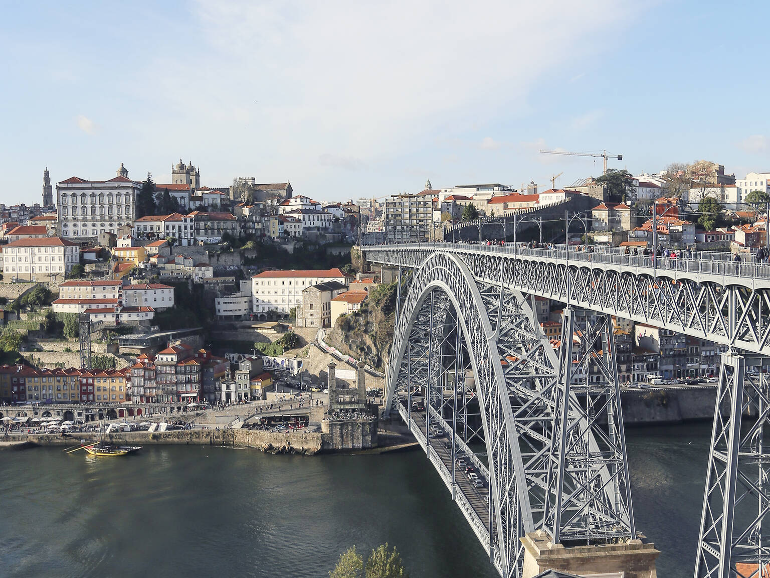 Best Hotels with a river view in Porto. Wake up overlooking the Douro river