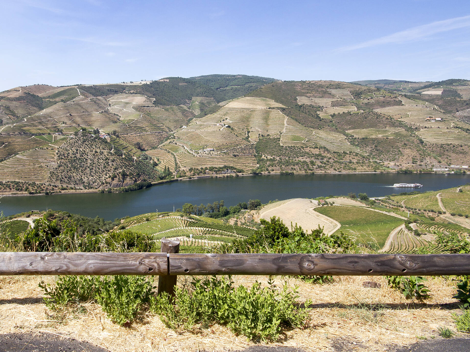Eight awesome things to do in Douro - eat, drink and relax