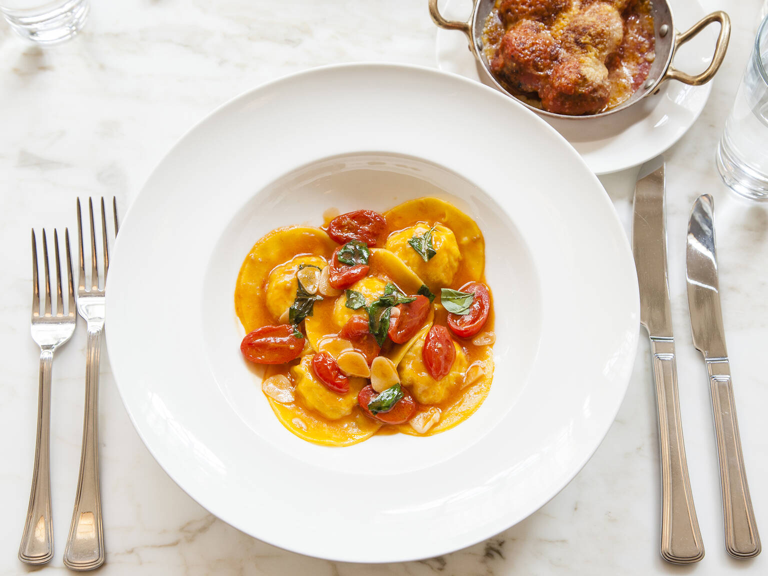 28 Best Mayfair Restaurants: Where To Eat in Mayfair