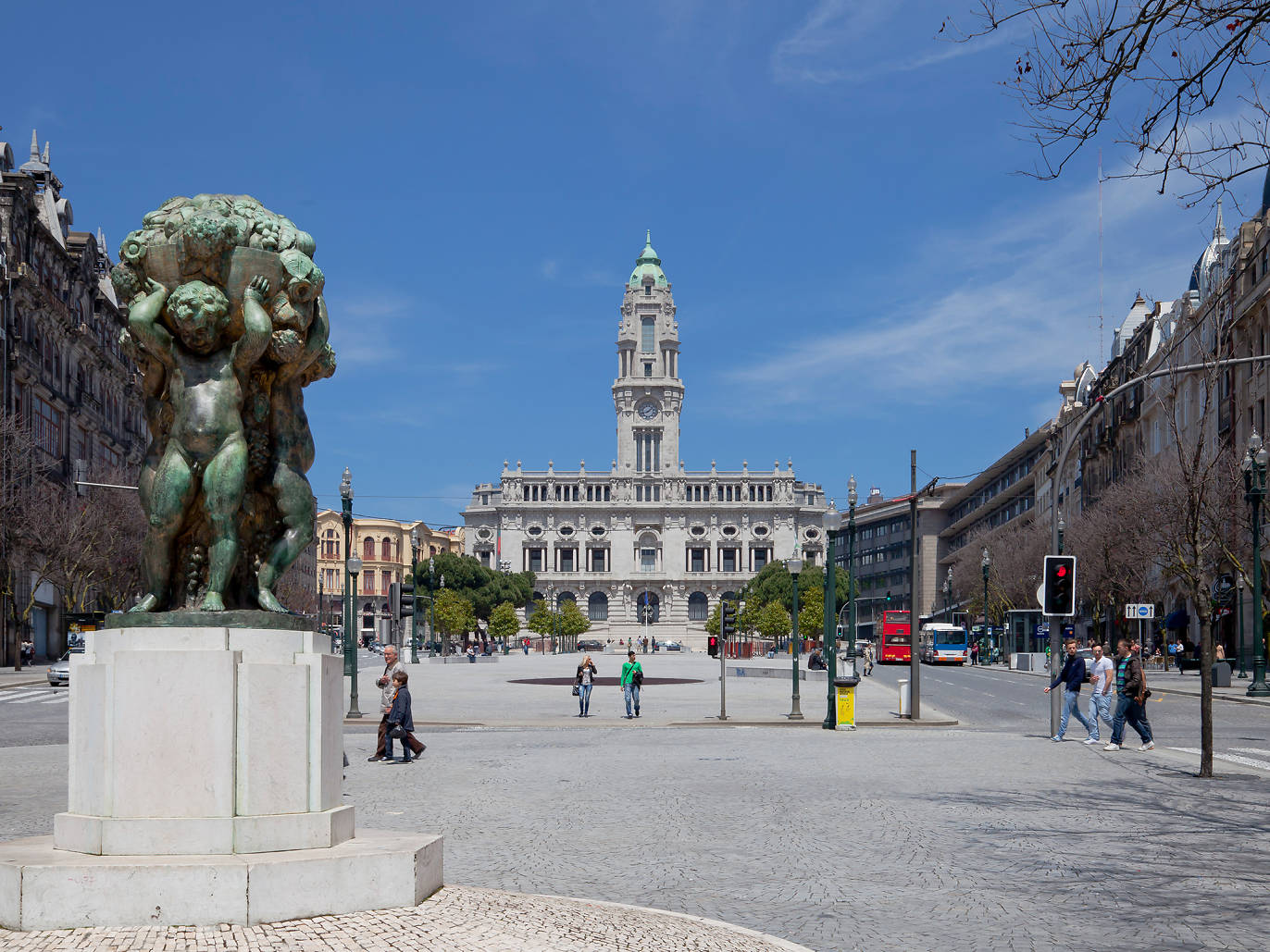 Here are the the most beautiful buildings in Porto