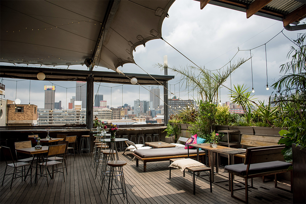 Check out 21 of the planet's most spectacular rooftop bars
