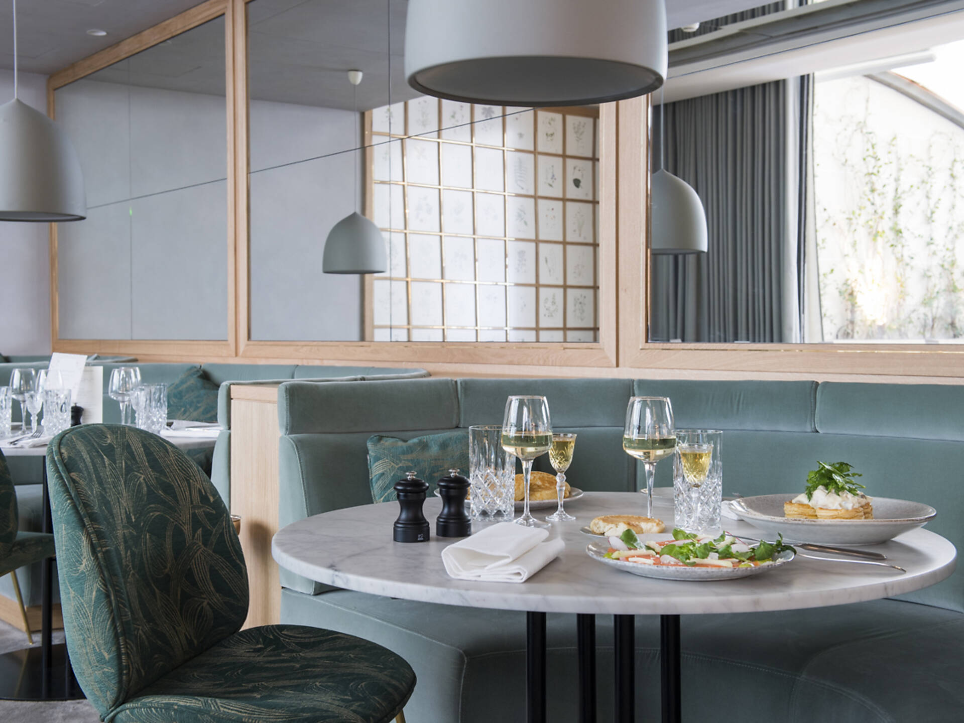 10 great eats around the Champs-Elysées