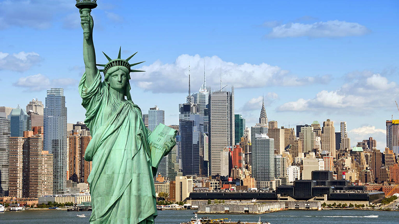 18 Best Solo Trips in the U.S. For Amazing Adventures Alone