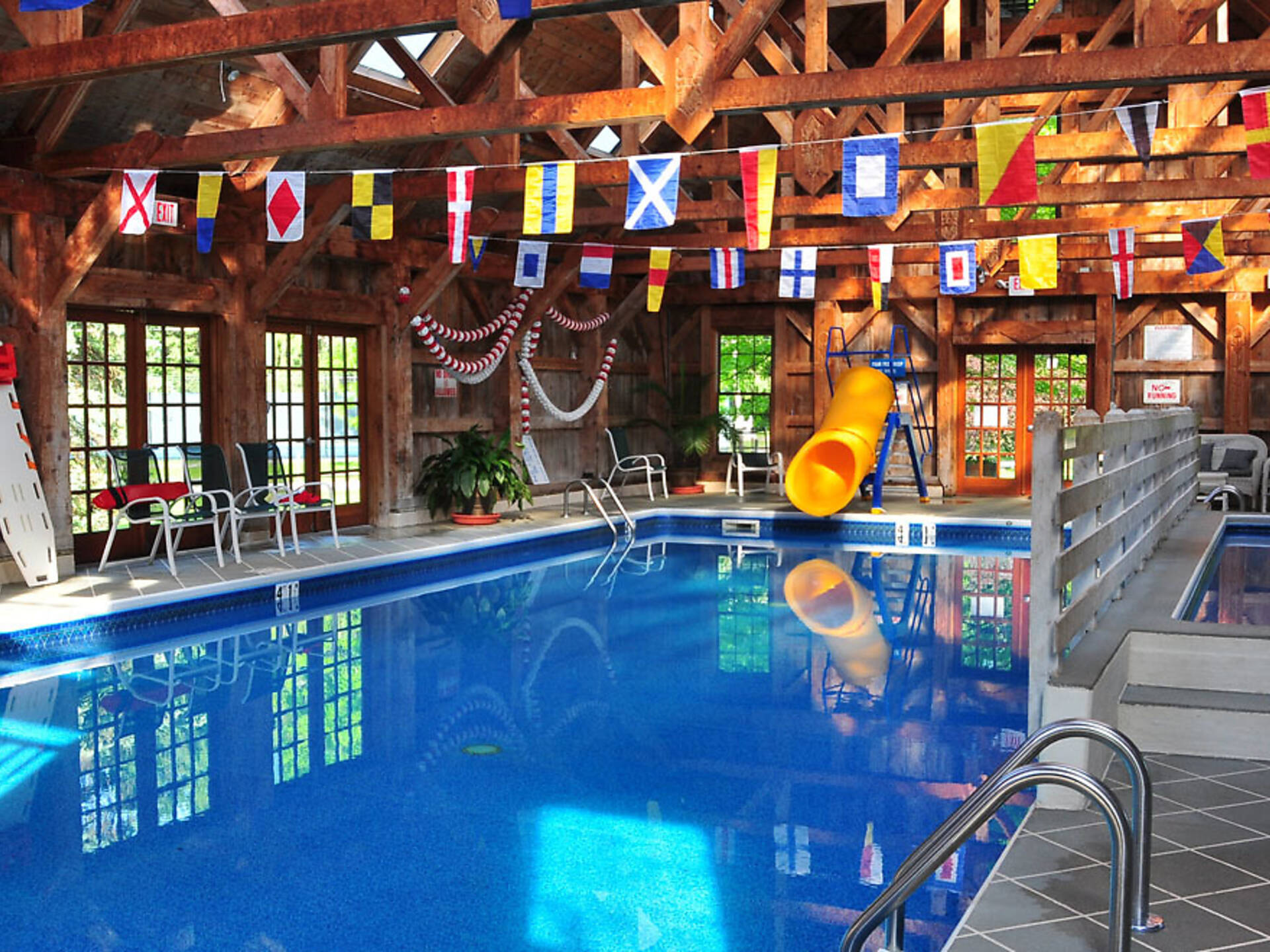 10 Best Cheap Family Vacations To Book Now