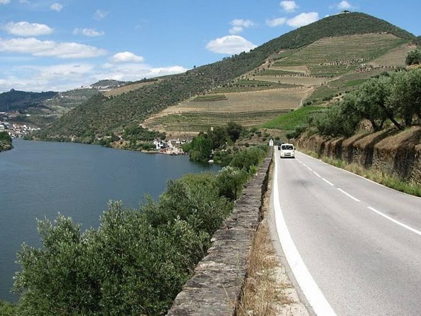 Eight awesome things to do in Douro - eat, drink and relax