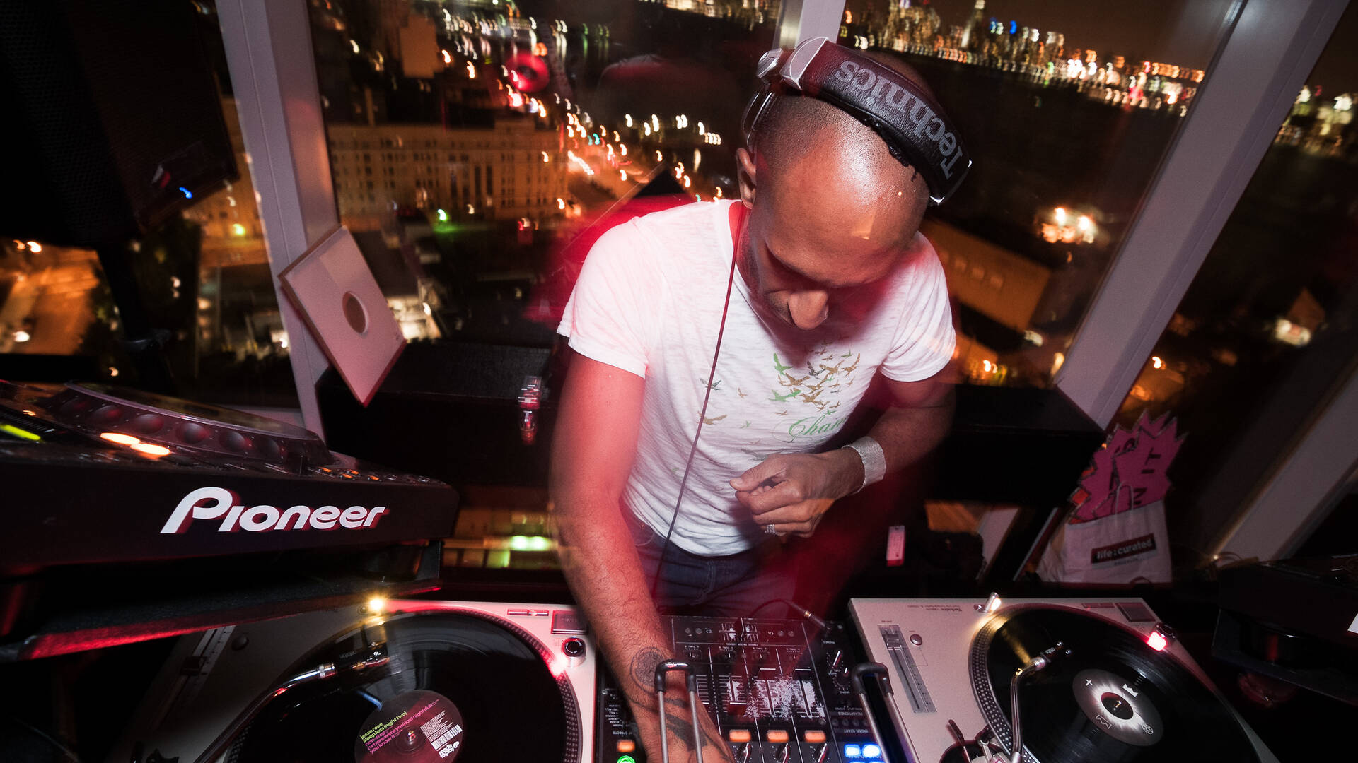 Best rooftop parties NYC has to offer with DJs and dancing