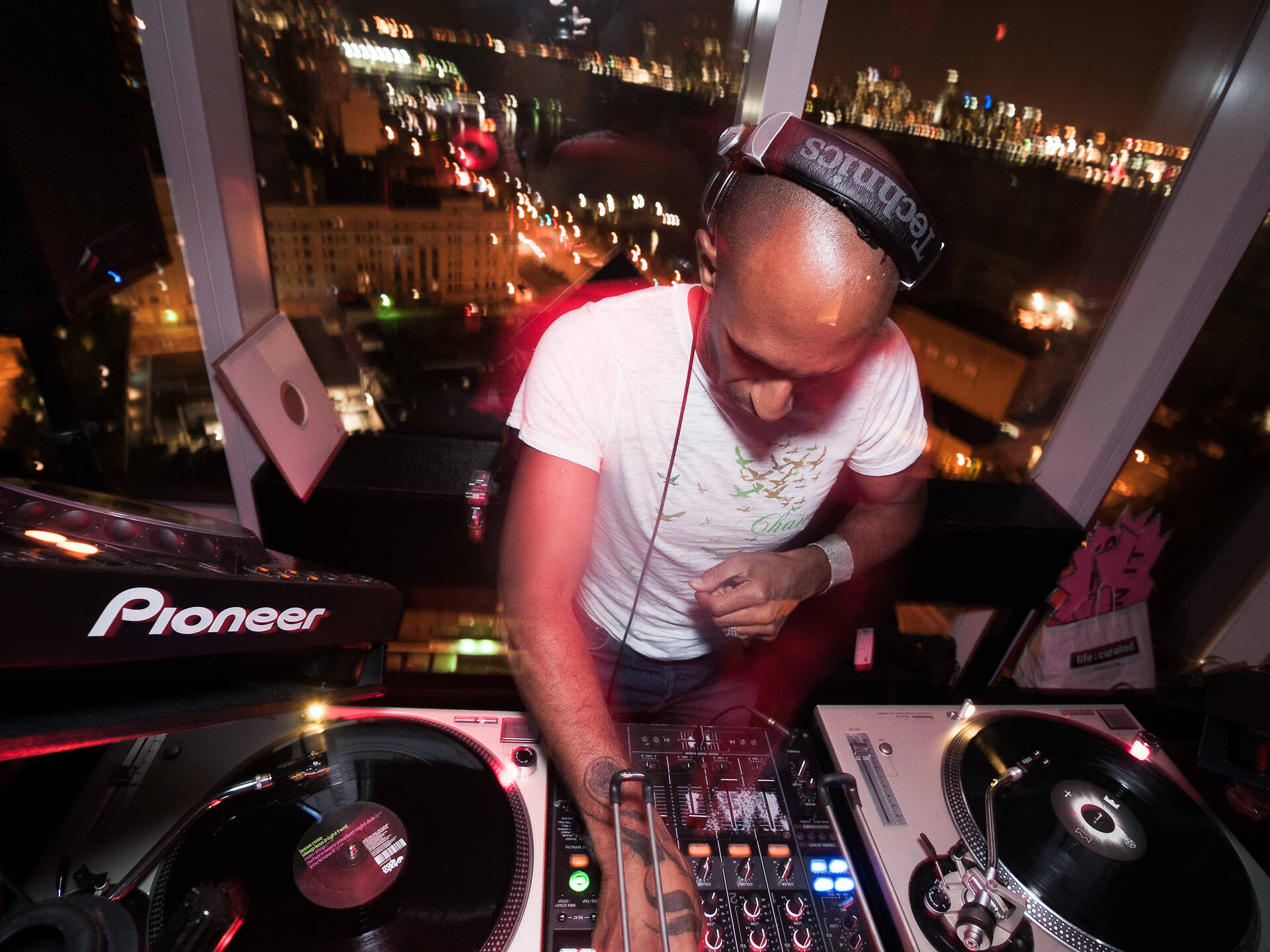 Best rooftop parties NYC has to offer with DJs and dancing