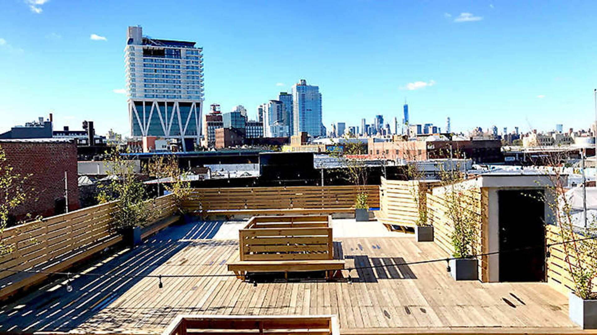 Best rooftop parties NYC has to offer with DJs and dancing
