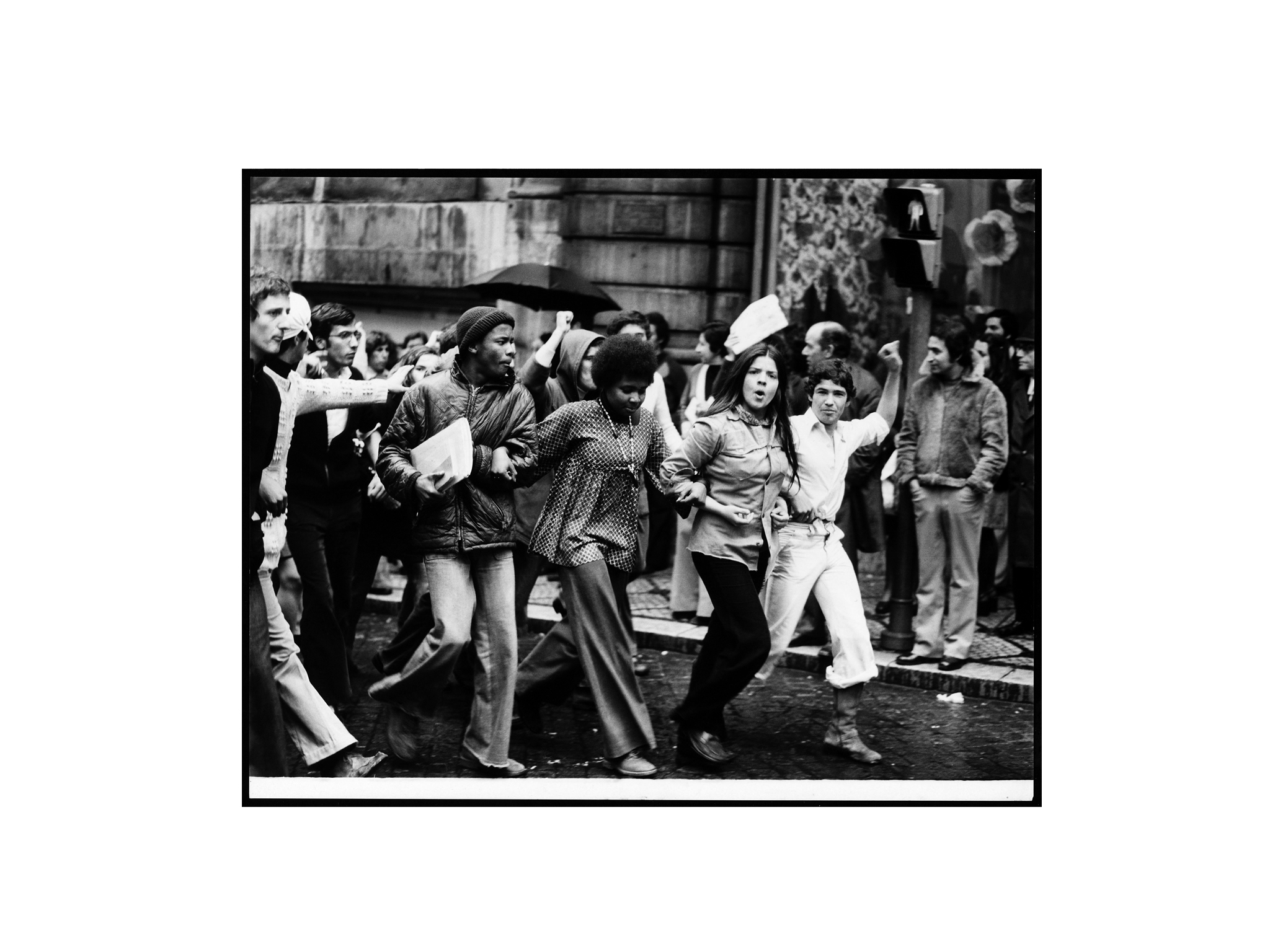 Neill Lochery conta os últimos 40 anos de Portugal — Galeria