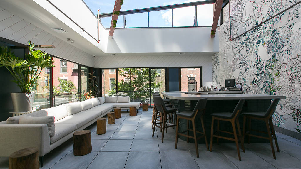 16 Best Rooftop Bars in Philadelphia to Visit This Summer