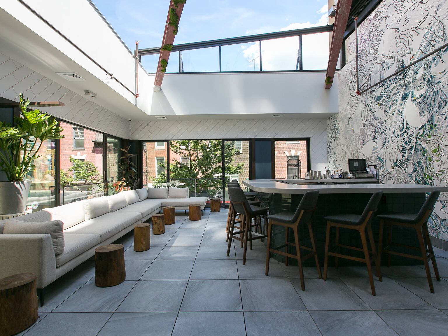 16 Best Rooftop Bars in Philadelphia to Visit This Summer