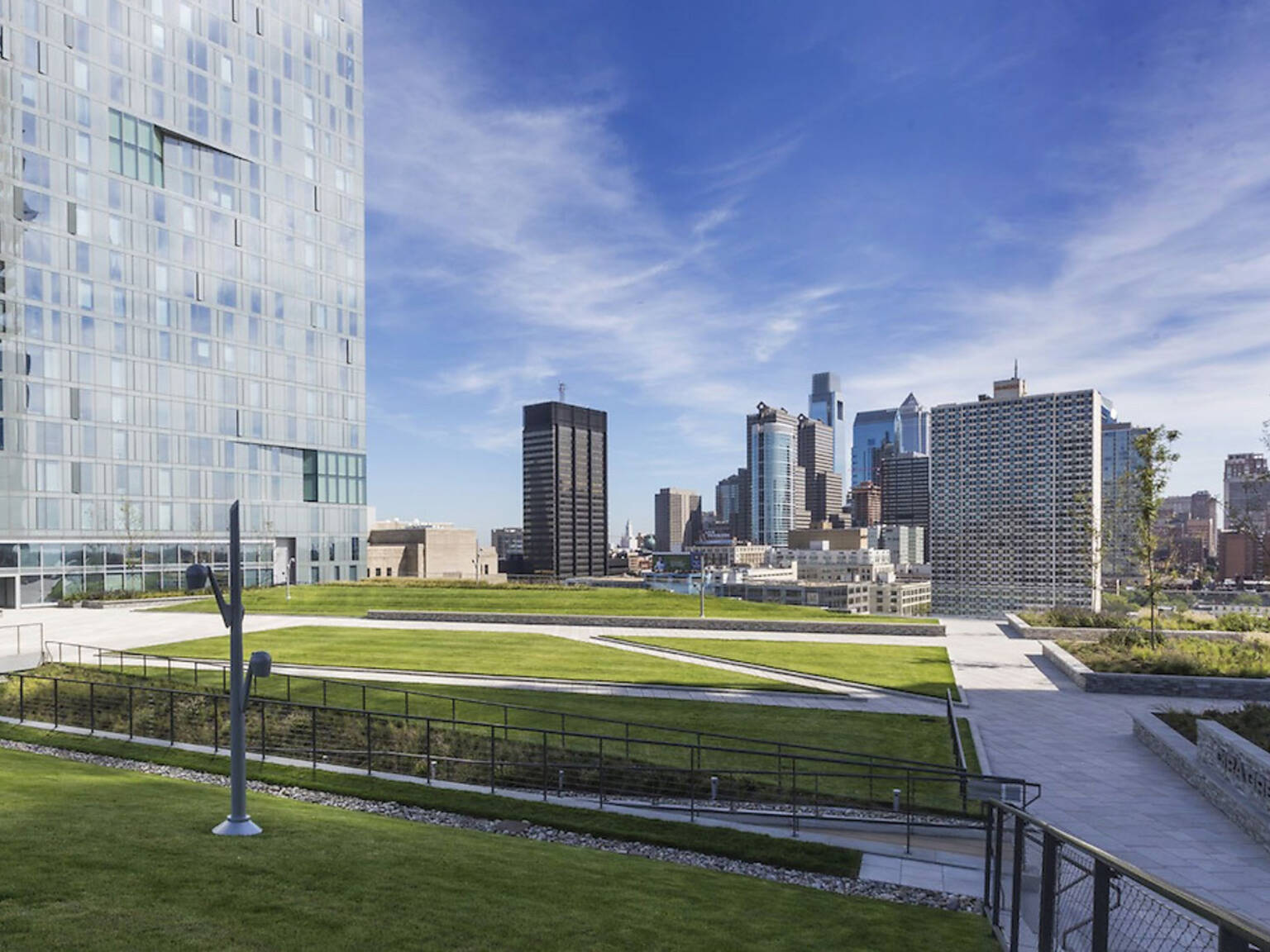 16 Best Rooftop Bars in Philadelphia to Visit This Summer