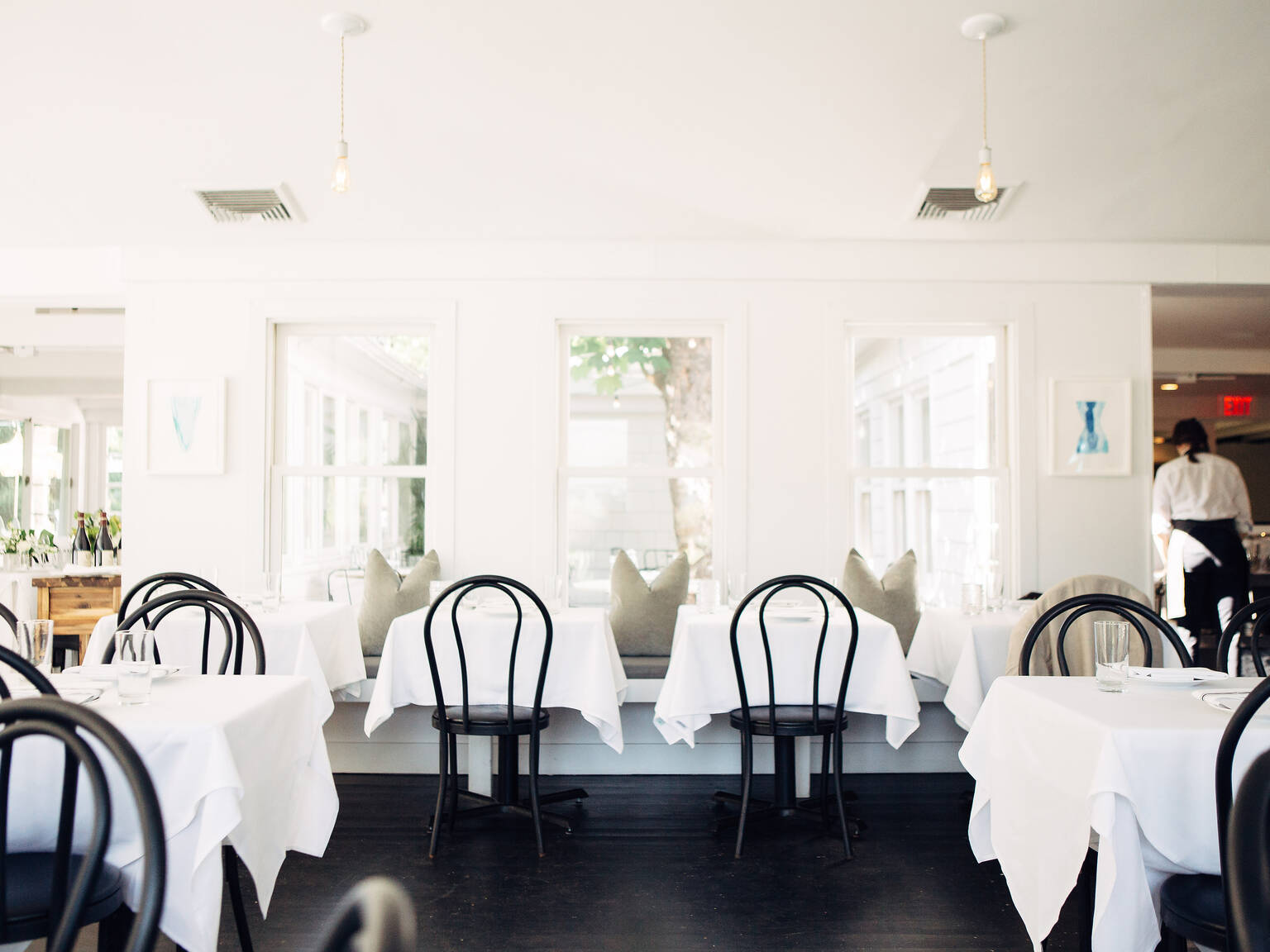 Best Hamptons Restaurants Including Seafood and Italian Eateries