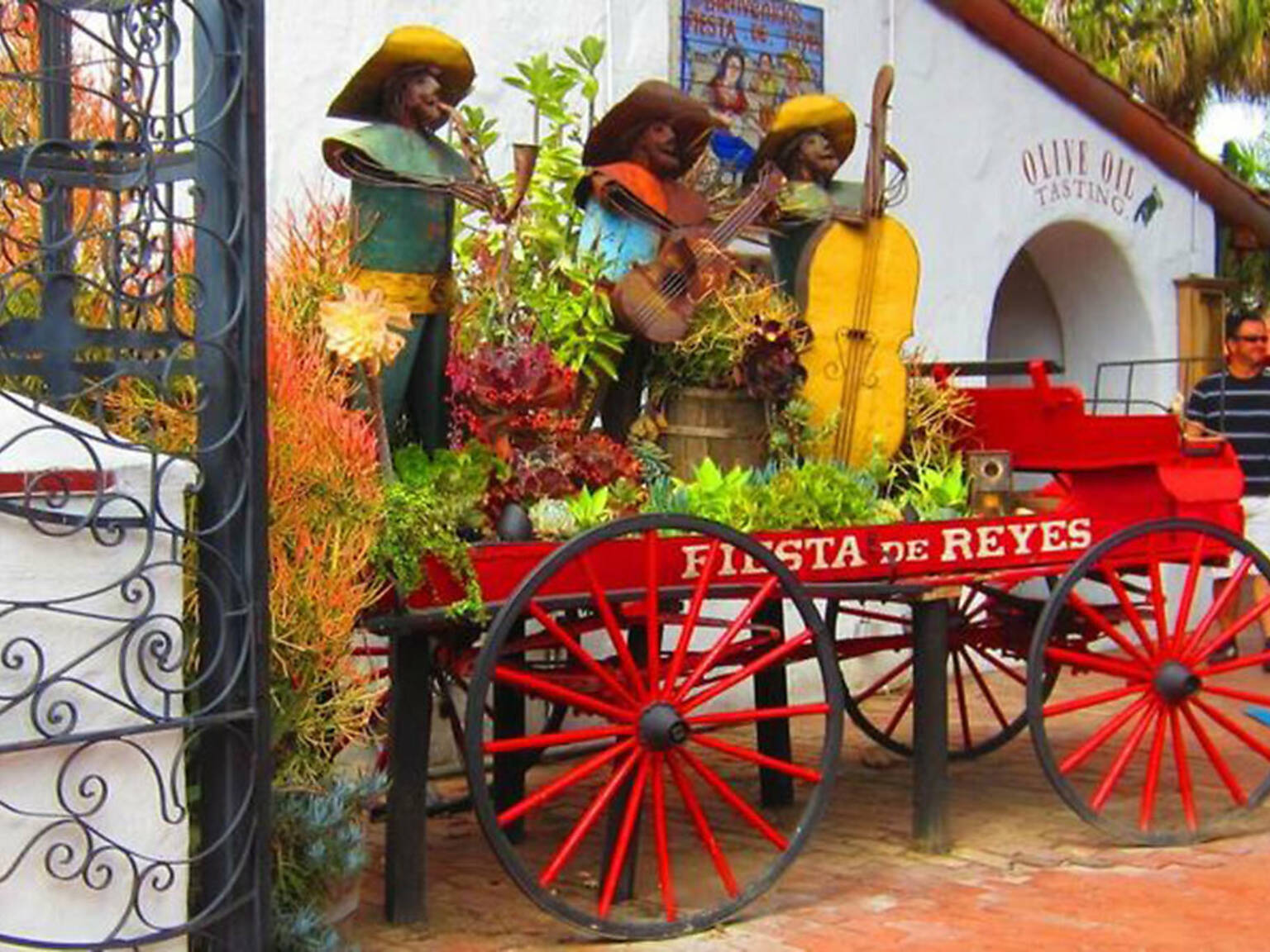 Exciting food tours to take to eat delicious grub across America