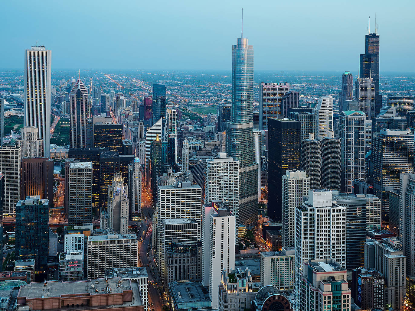 Alternatives to touristy Chicago attractions like Willis Tower