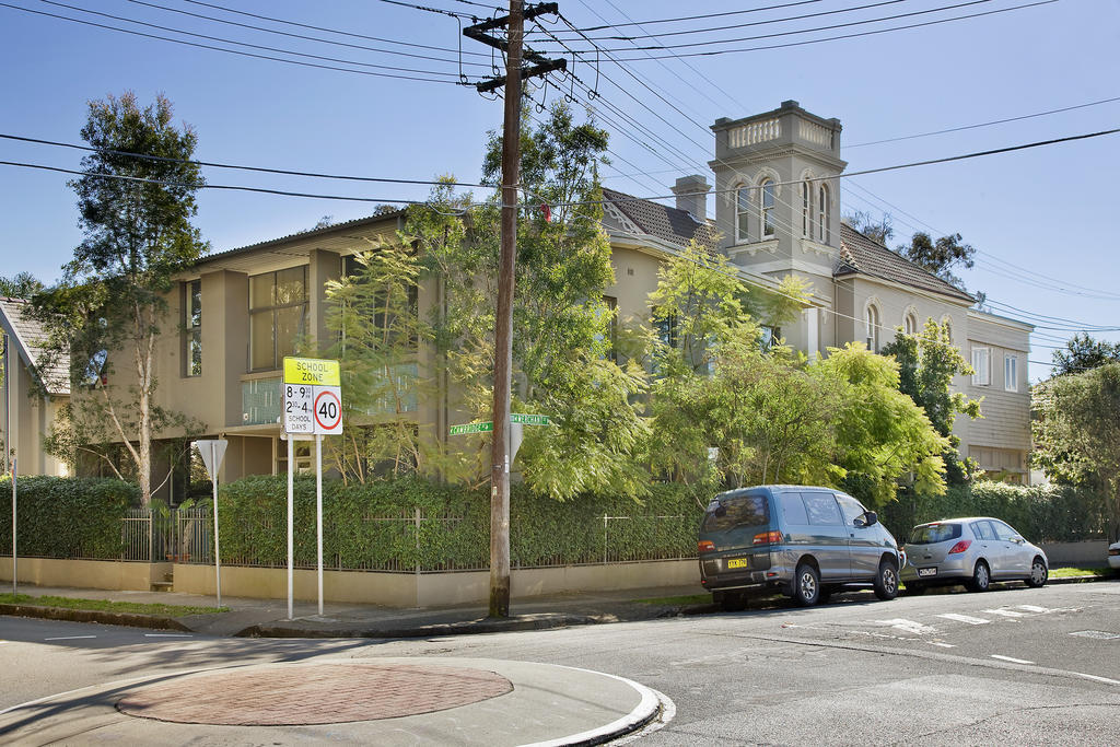 Cambridge Lodge | Hotels in Stanmore, Sydney