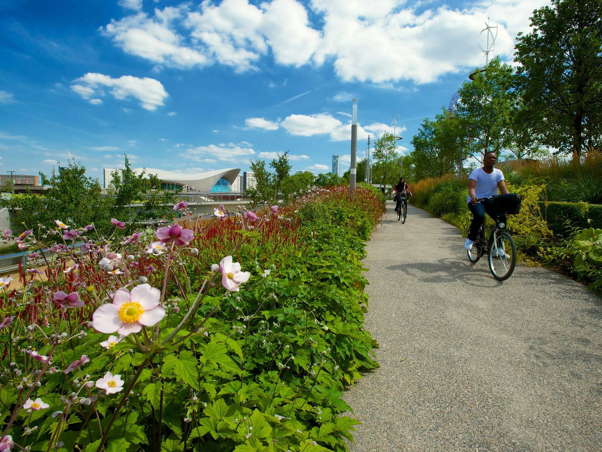 Really Pretty Walks Around London | 10 Pretty London Walking Routes