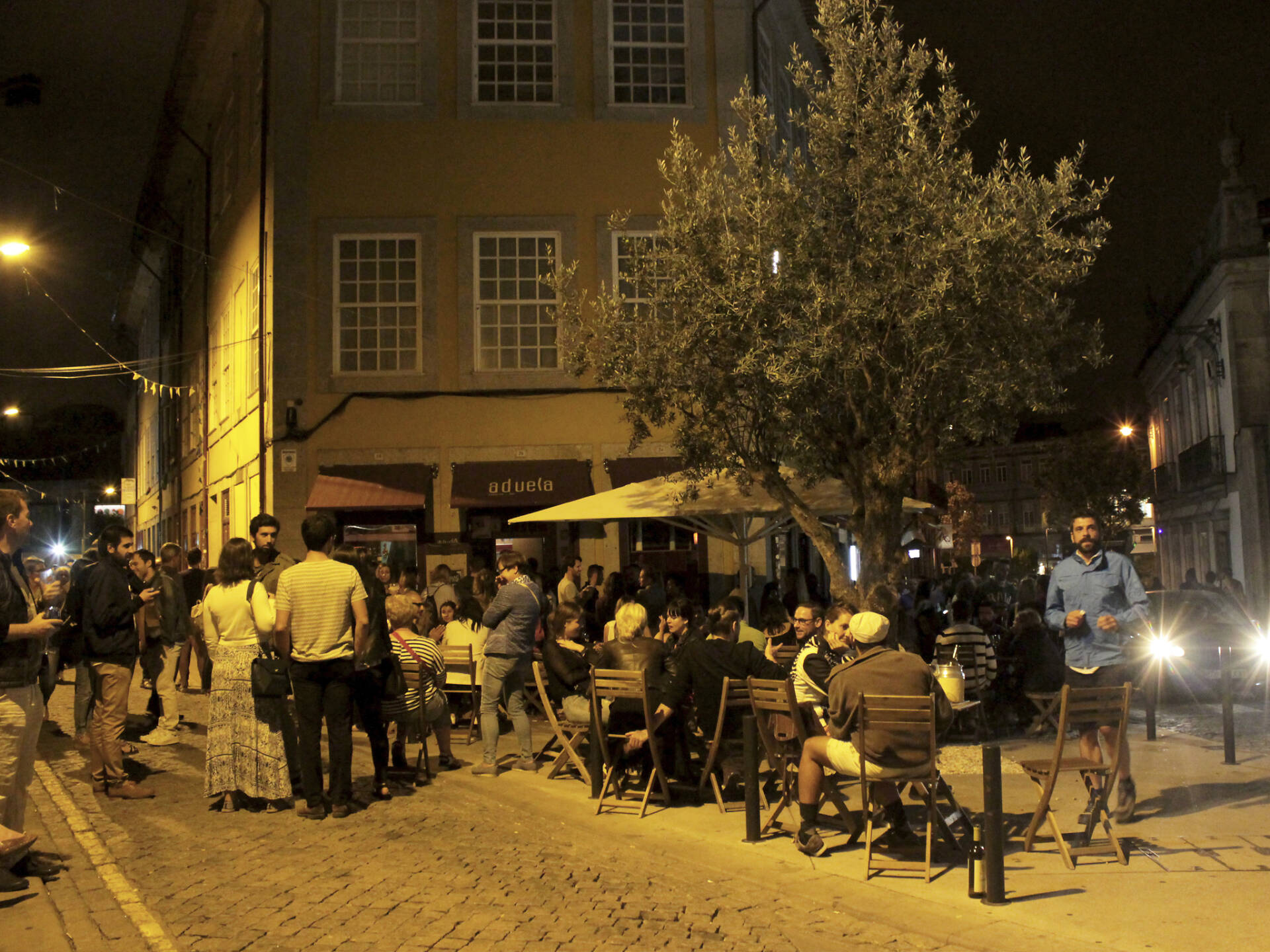 Best Bars in Porto: Cocktails, Wine Bars, Craft Beer And More