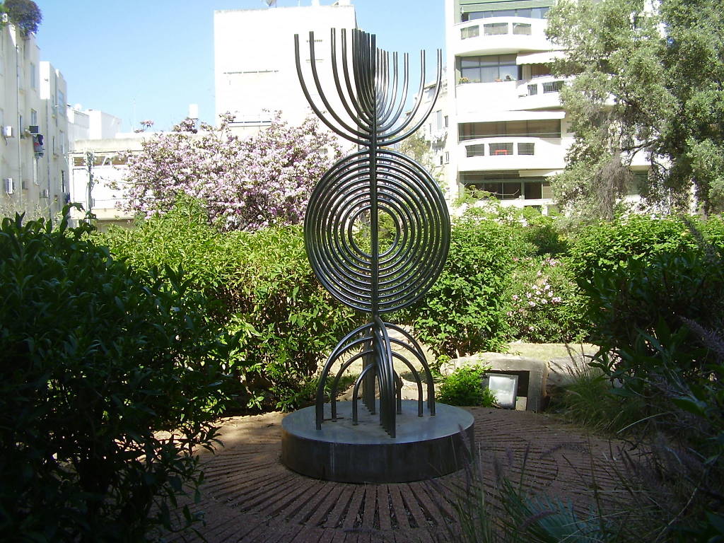Israeli art sculptures on Tel Aviv's Rothschild, Yarkon Park, etc.