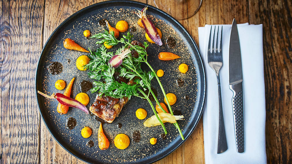 Salut! | Restaurants in Canonbury, London