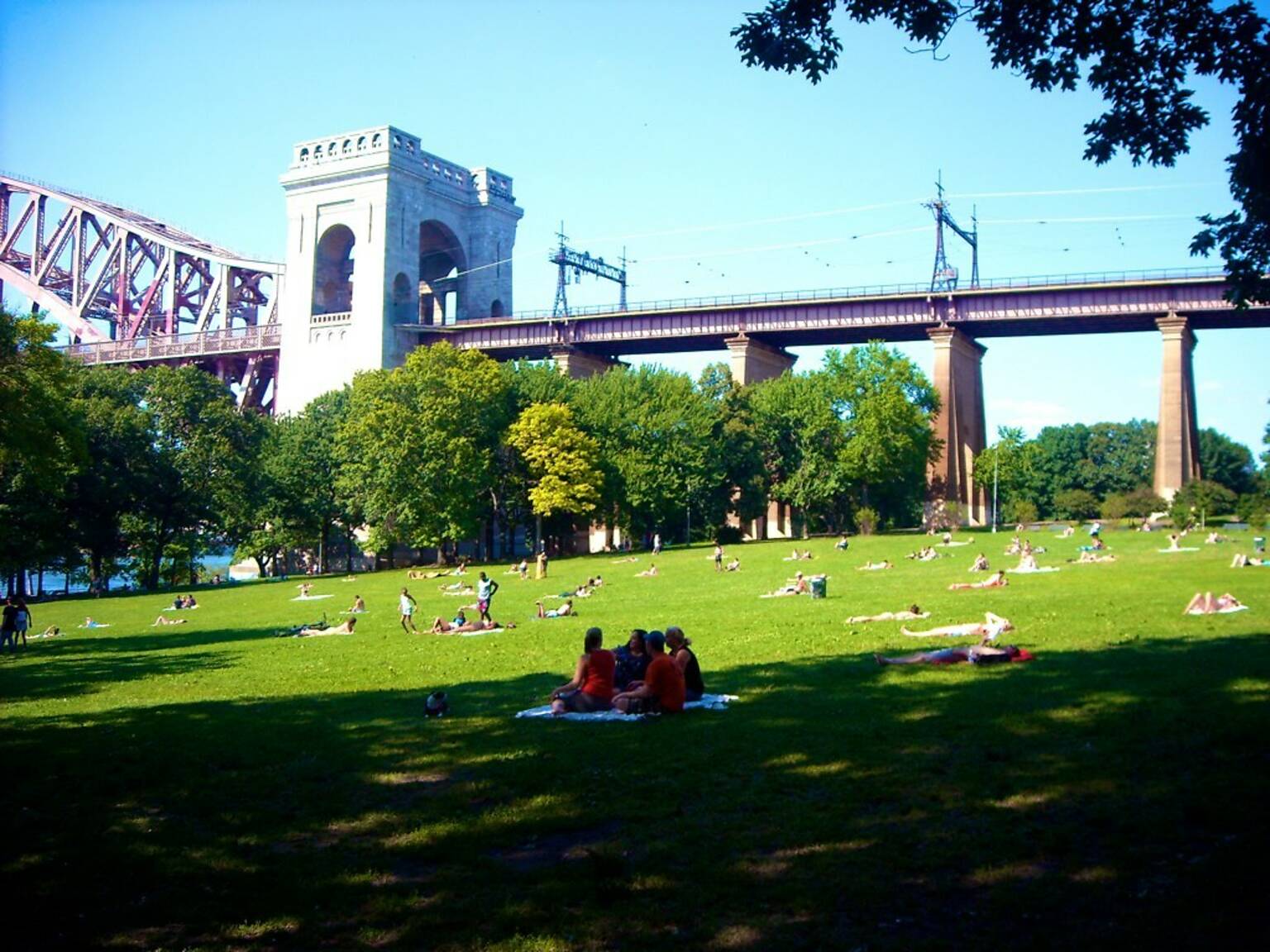 17 Best Things to Do in Astoria When Exploring the Neighborhood