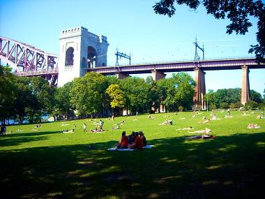 17 Best Things to Do in Astoria When Exploring the Neighborhood