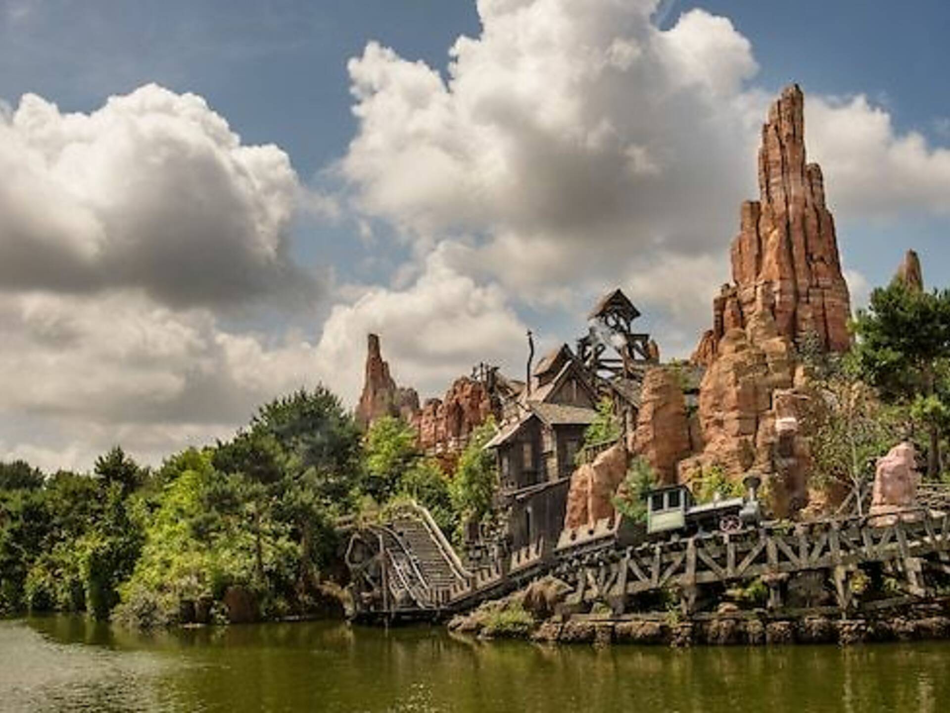 12 Best Rides at Disneyland Paris for 2025