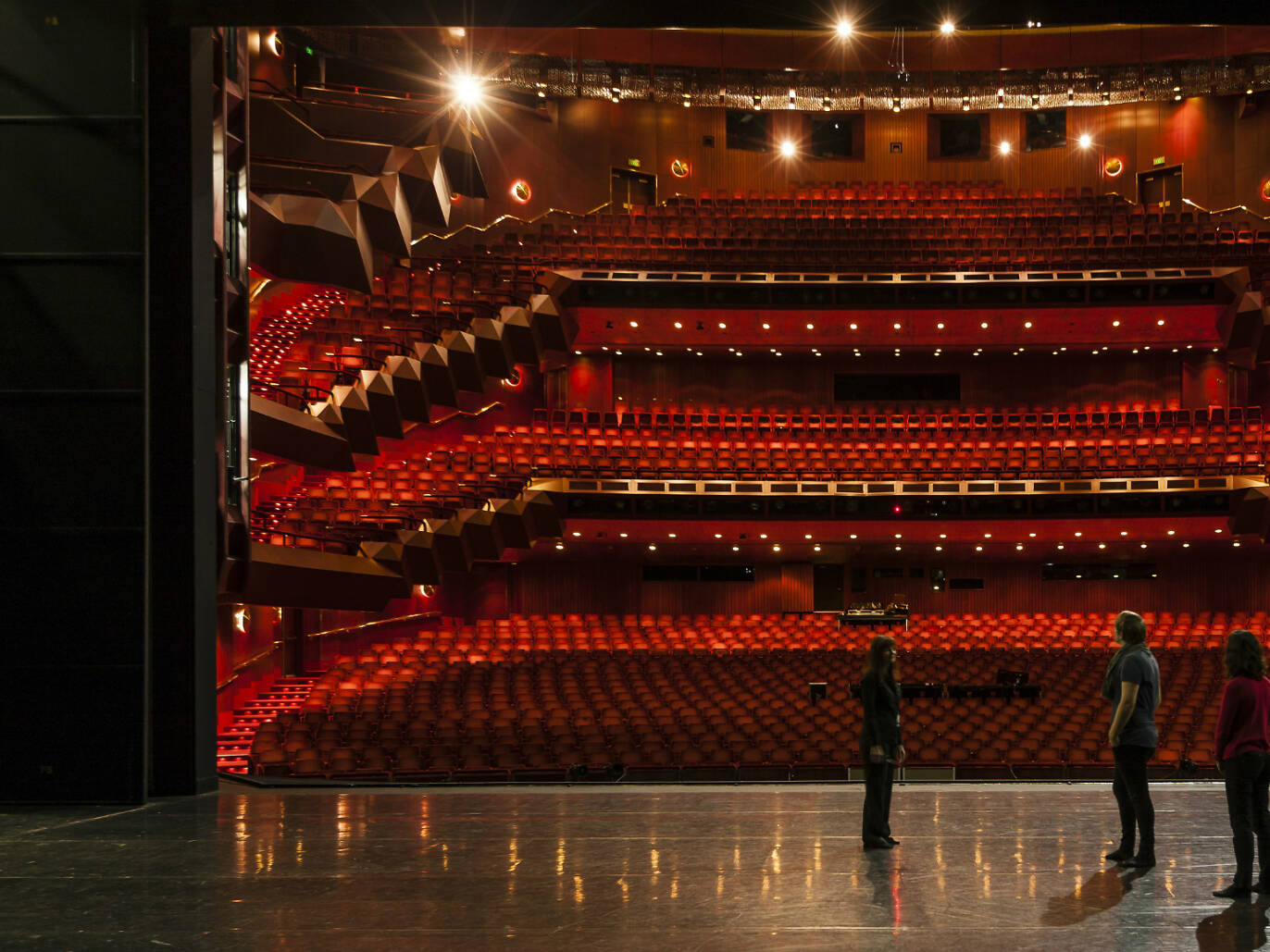 Backstage tours in Melbourne